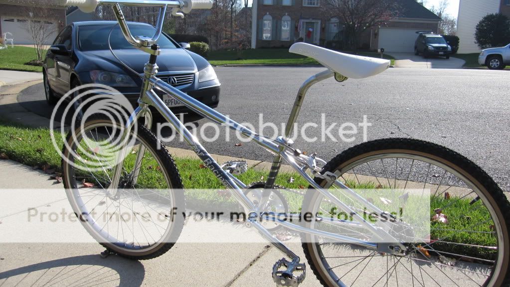 **Hutch Beartrap Pro's vs Hutch Beartrap Mini's (size difference)** - BMXmuseum.com Forums